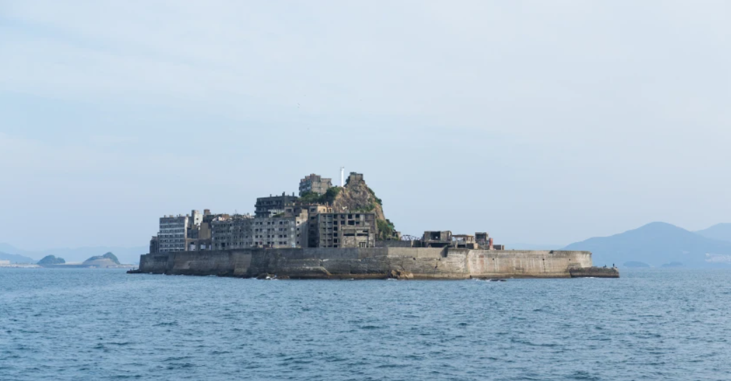 15 Amazing, Deserted Locations Around the World - Buzzer