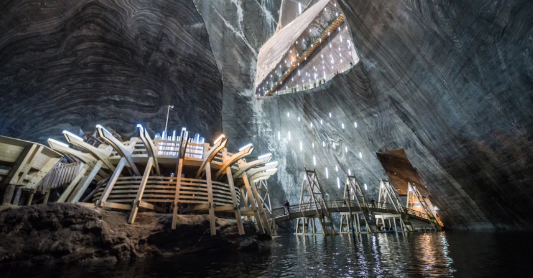 15 Amazing, Deserted Locations Around the World - Buzzer