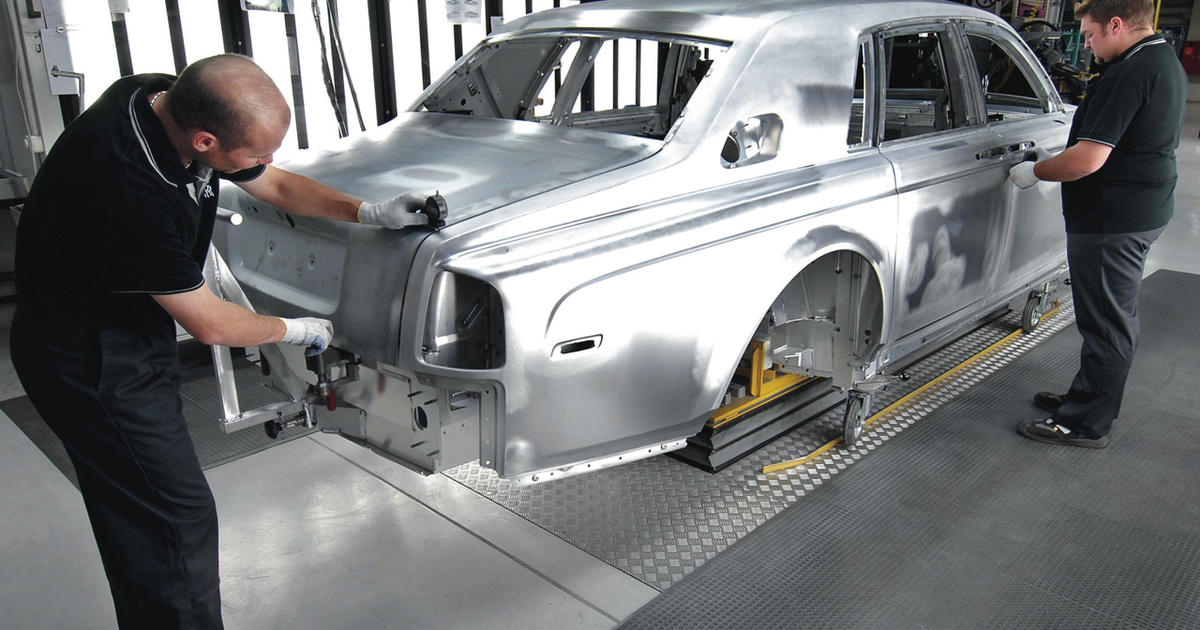 Reasons why Rolls Royce cars are expensive - Buzzer