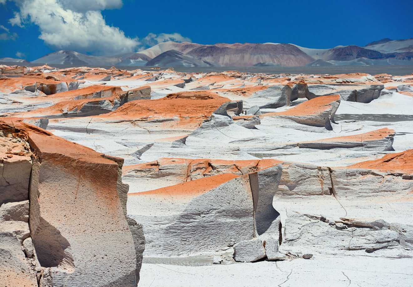 CAMPO DE PIEDRA PÓMEZ: ARGENTINA'S EXTRAORDINARY LUNAR LANDSCAPE - Buzzer