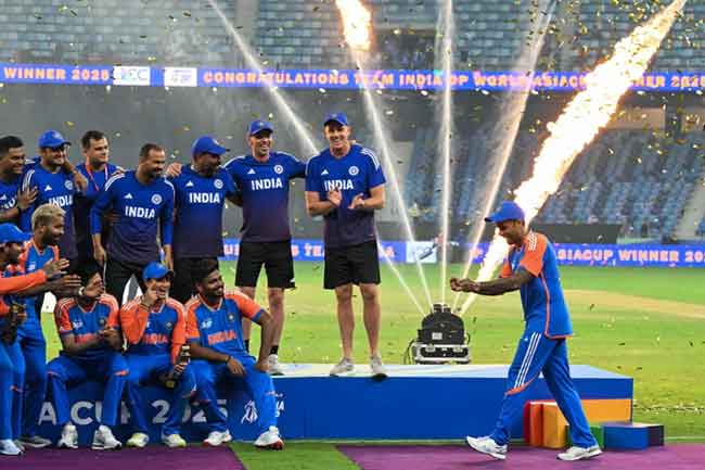 Winners India refuse Asia Cup trophy from ACC chief - Buzzer